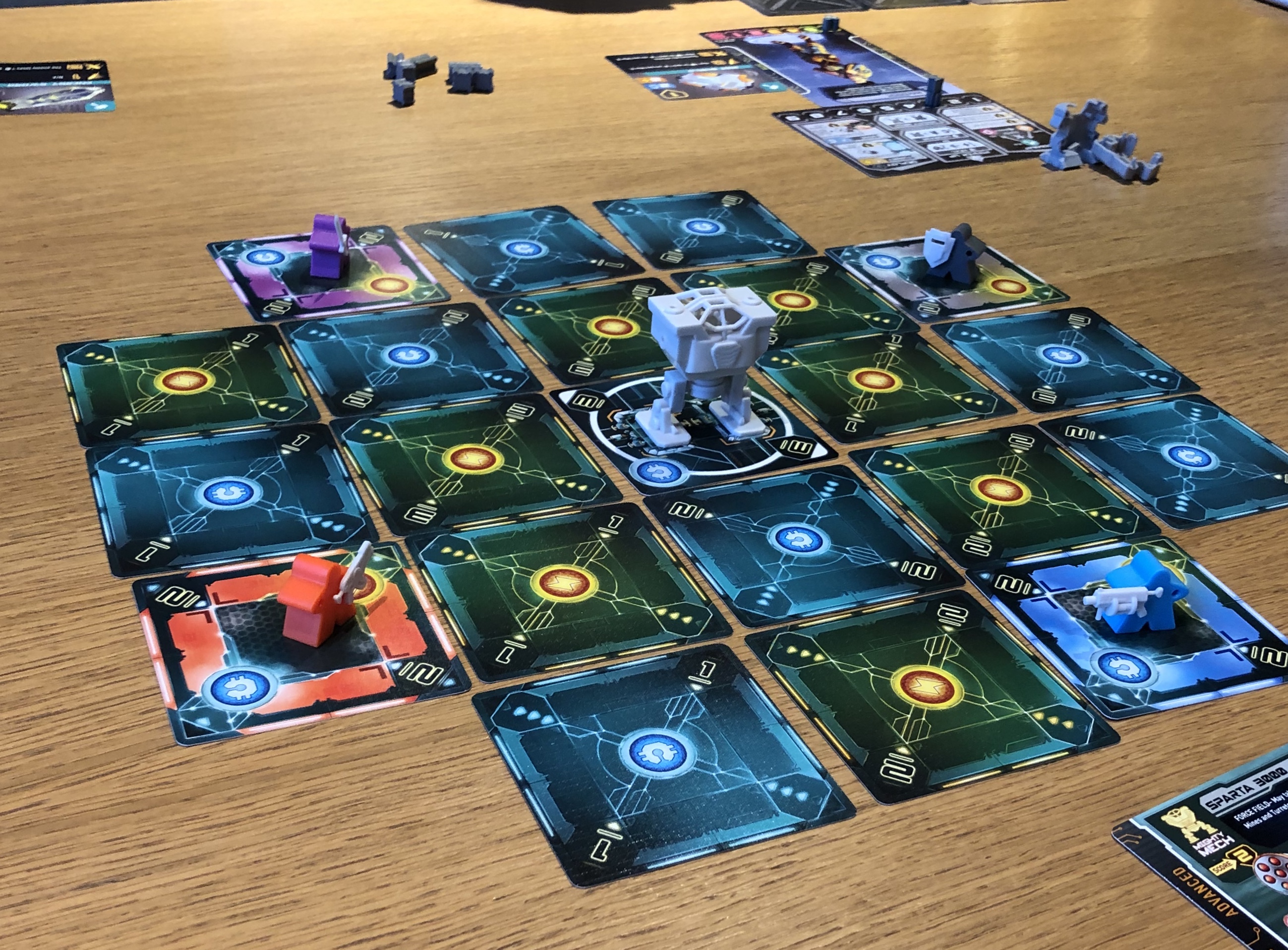 Tiny Epic Mechs – Review – Elusive Meeple